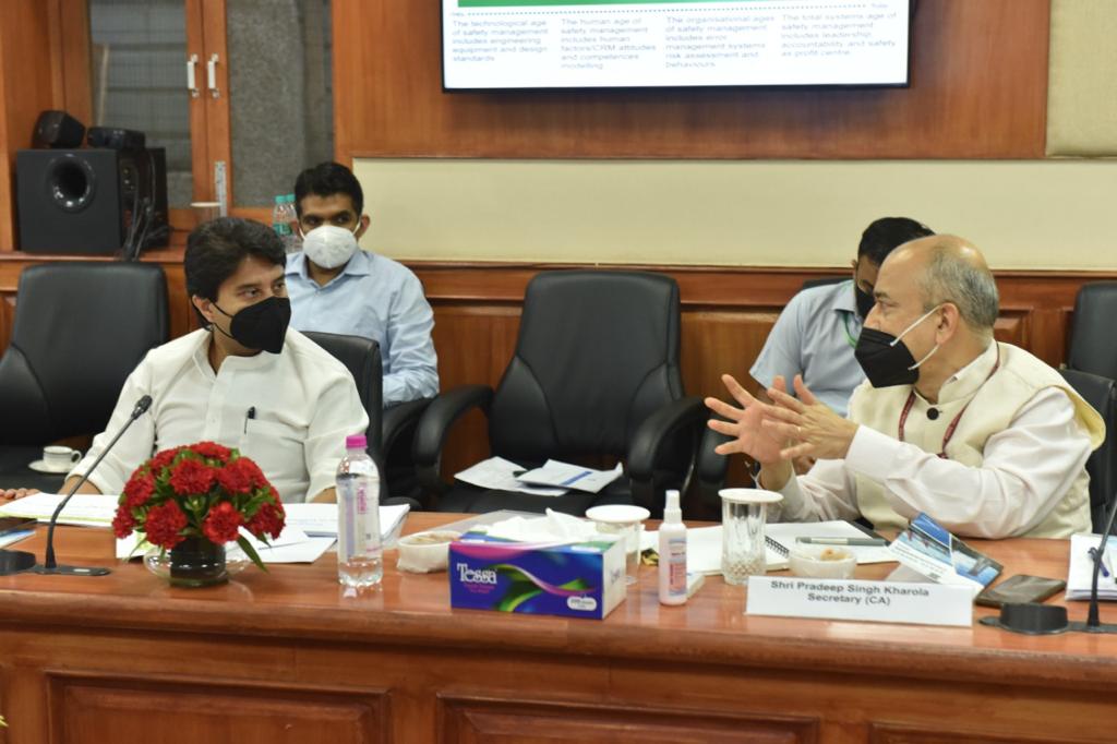 Sh Jyotiraditya Scindia takes charge as Minister of Civil Aviation ...